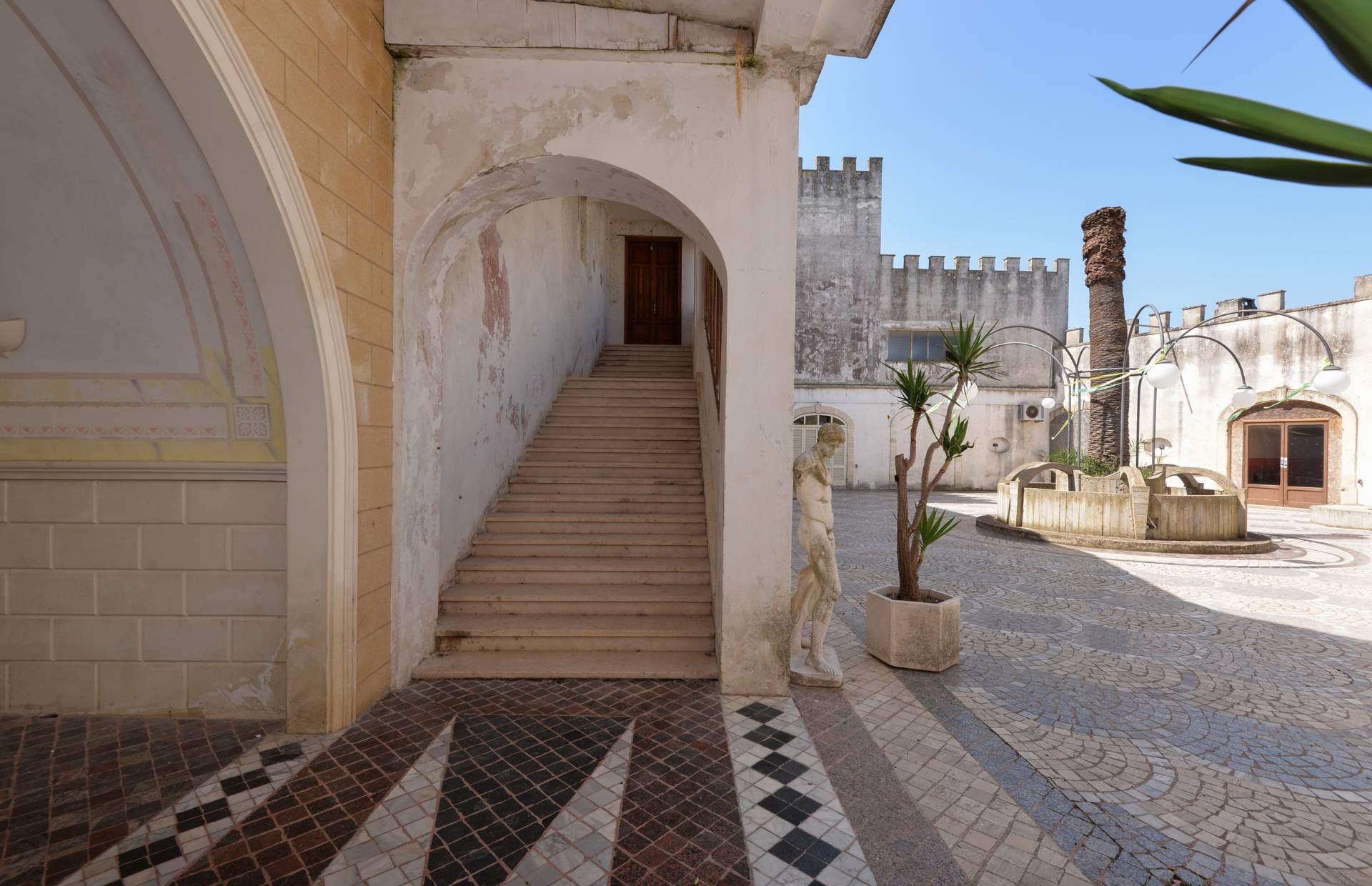 €500k Aradeo, ITALY. Il Castello - XVI Century - Castleist