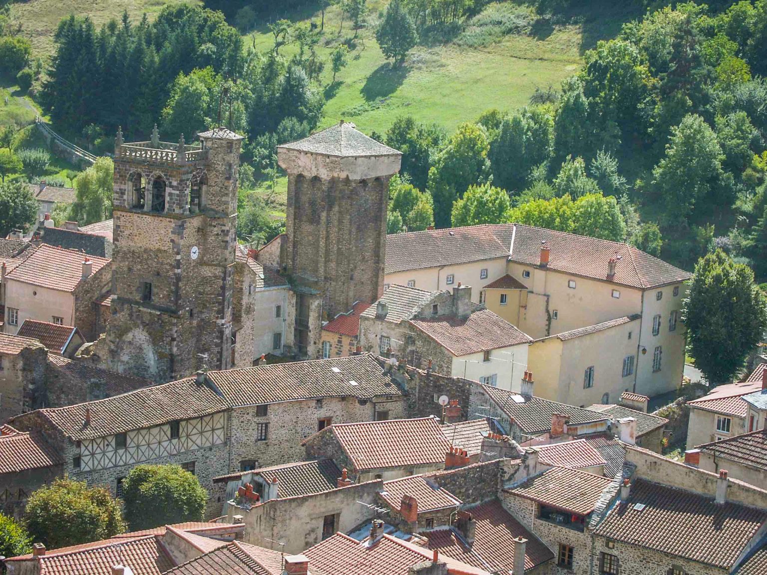 €112k Brioude, FRANCE. Medieval Tower - Castleist