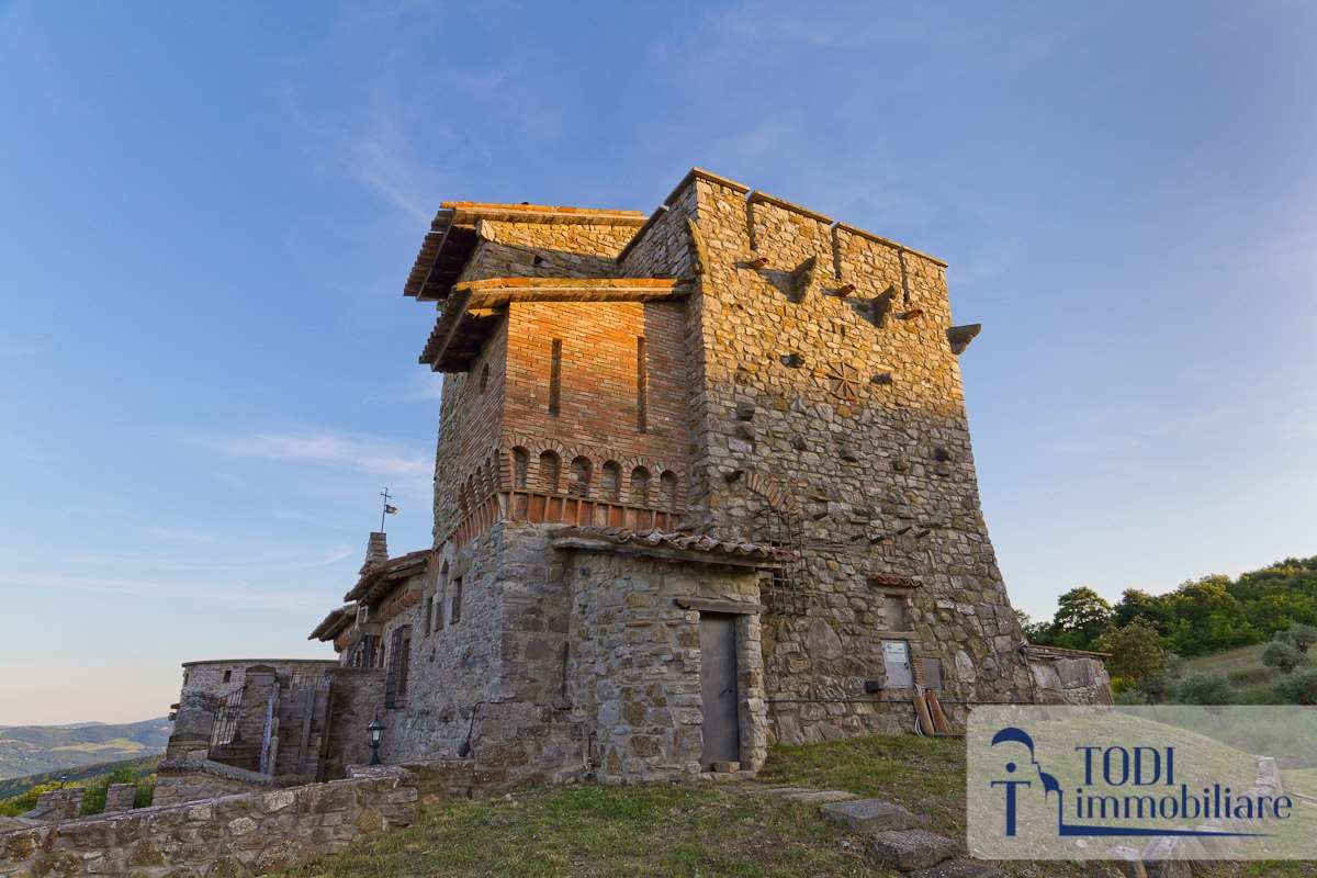 €1.3m nr Todi, ITALY. Rustic Castle - Castleist