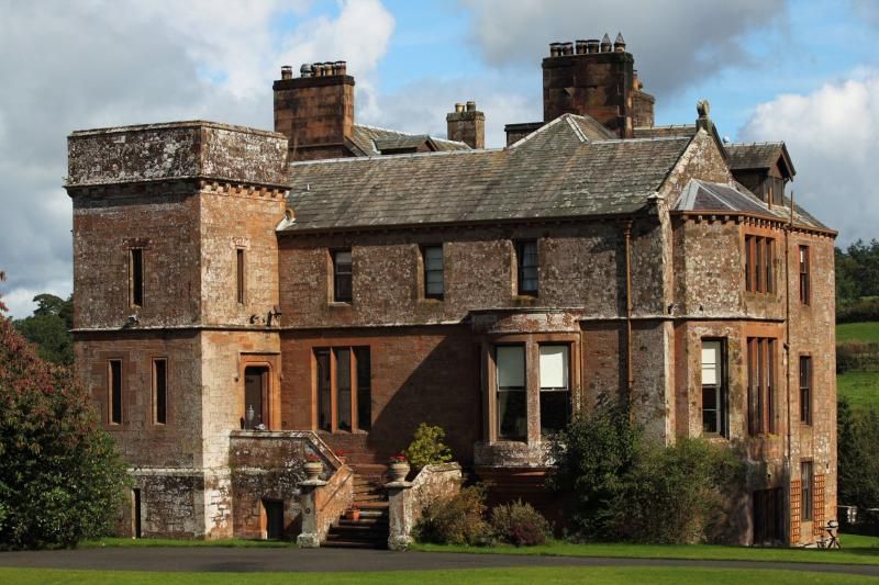 £1.9m Kirtlebridge, SCOTLAND Defensive Tower For Sale - Castleist