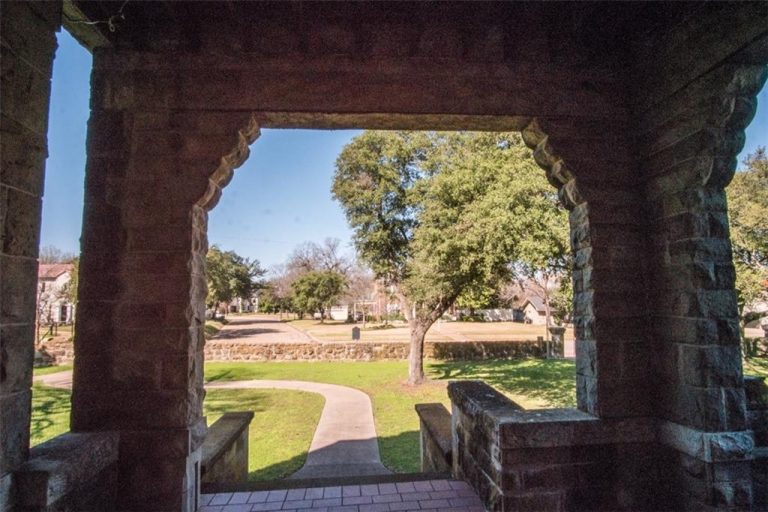 $425k Waco, Texas. Castle Renovation Project for Sale - Castleist