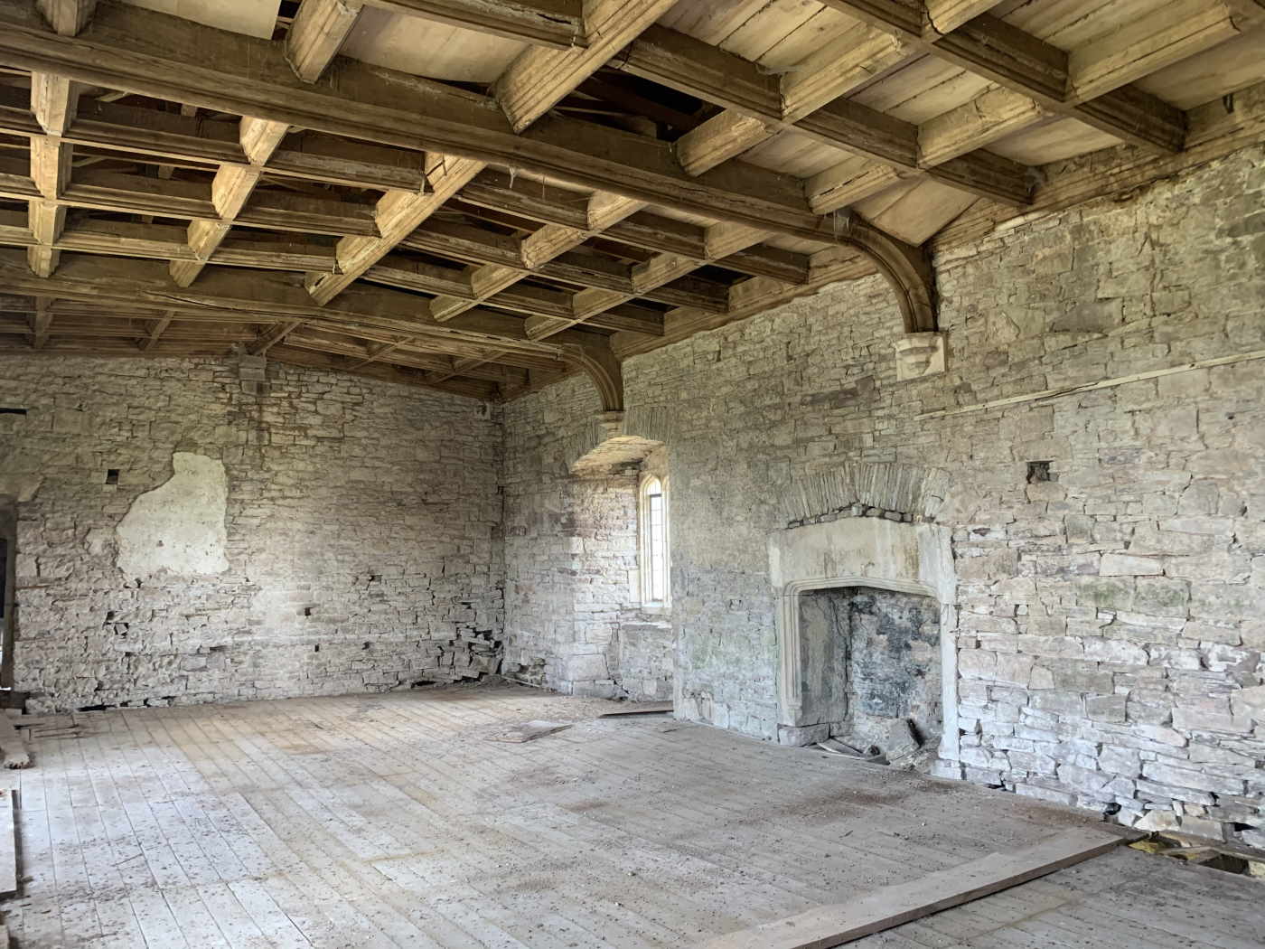 >£950k Gwent, WALES. Grade II Pencoed Castle for Sale - Castleist