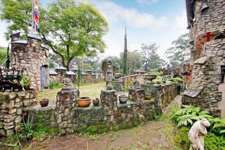 AUSTRALIA. The Castle For Sale in Leumeah, Sydney - Castleist