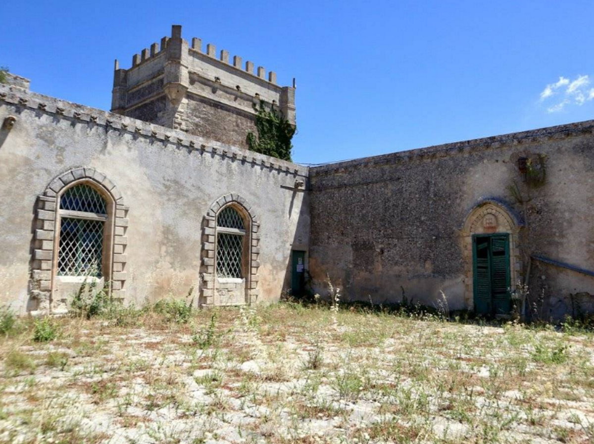 €1.5m nr Ragusa, ITALY. Historic Castle For Sale - Castleist