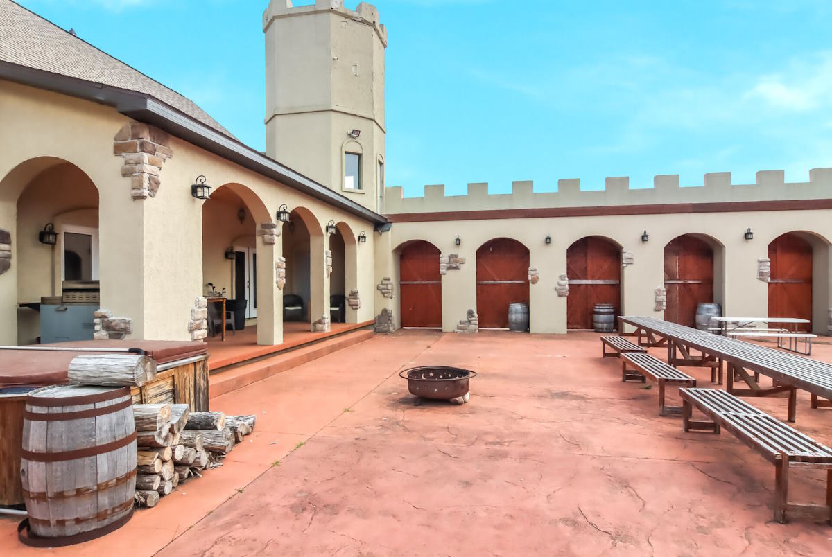 $995k Michigan, USA. Unique Custom Castle For Sale - Castleist