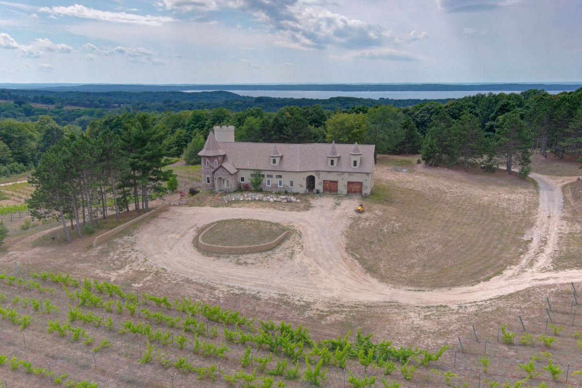$995k Michigan, USA. Unique Custom Castle For Sale - Castleist