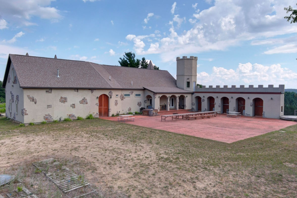 $995k Michigan, USA. Unique Custom Castle For Sale - Castleist