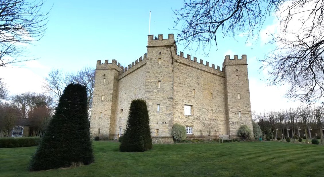 >£3.25m Bucks, ENGLAND. Stowe Castle is For Sale - Castleist