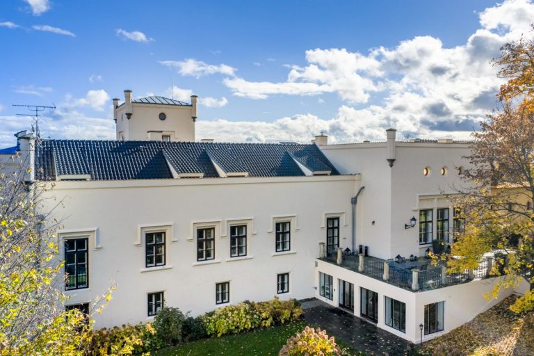 €POA Czechia. Magnificent Trnova Castle is For Sale - Castleist