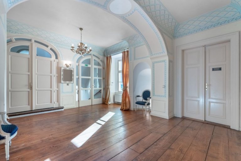 €POA Czechia. Magnificent Trnova Castle is For Sale - Castleist